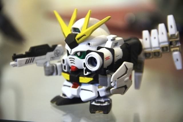 Bandai SD RX-93 Nu Gundam... And a few rants >:(